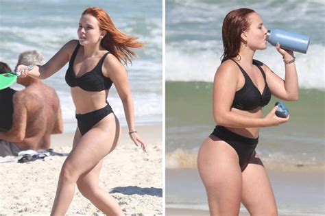 Larissa Manoela Joga Frescobol E Se Refresca Em Praia No Rio Quem