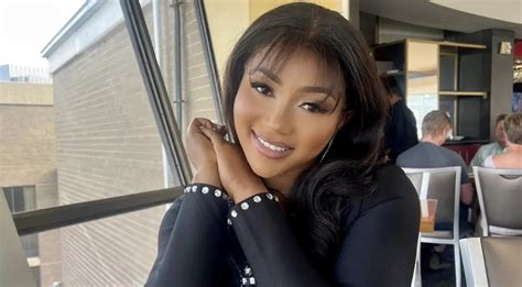 La Ravissante Actrice Syndy Emade En Mode Détente Afriseries And Ciné