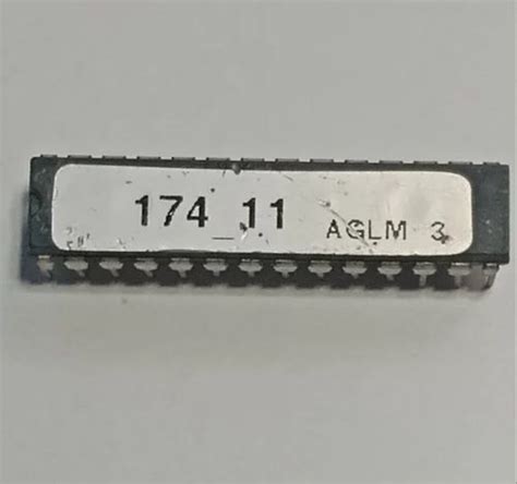 28 Pins 12V Luminous 174 11 Microcontroller Programmable IC At Rs 140