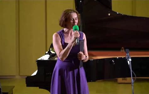 O Mai ții Minte Pe Dana Bartzer Cu Ce Se Ocupă și Cum Arată La 54 De