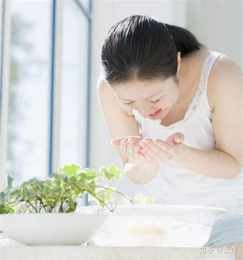 洗脸到底用什么温度的水？冷水、温水、热水？ 知乎