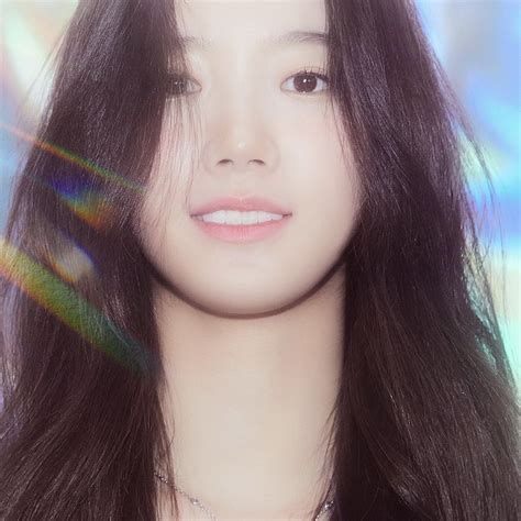 나는 바다가 어두운 안색으로 나를 집어삼키려 할 때마다 더 강해진다 땡이 Queenko O