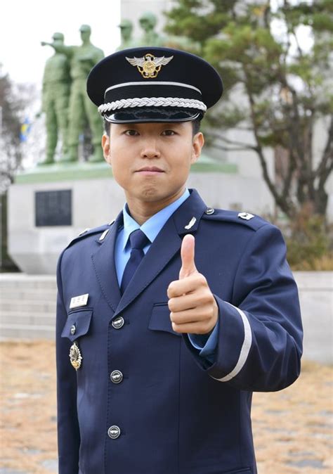 공군 학사사관후보생 196명 임관장연준 소위 등 화제 연합뉴스