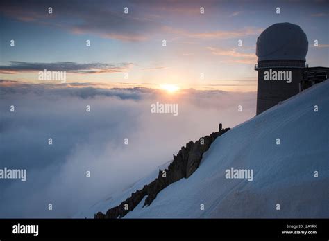 Observatoire du pic du midi Banque de photographies et dimages à haute résolution Alamy