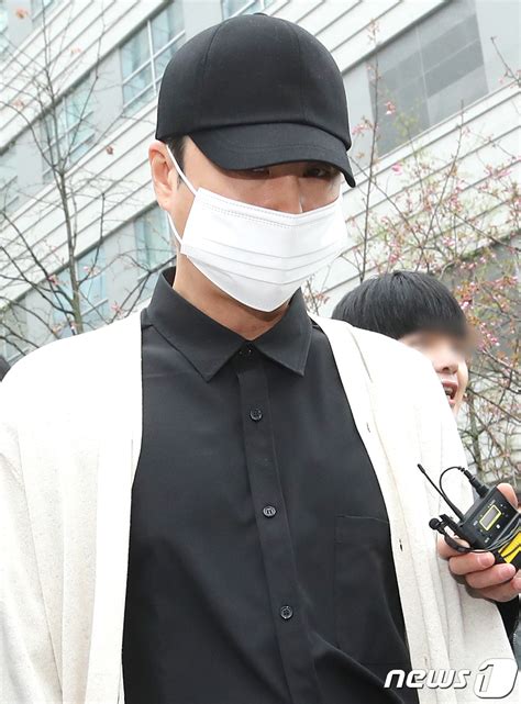 두 번째 음주운전 신혜성 이번엔 심지어 남의 차로 네이트 연예