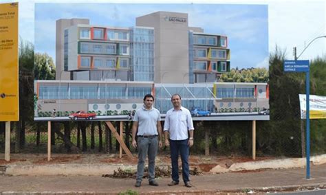 Painéis Indicam Obra Do Novo Hospital De Bebedouro