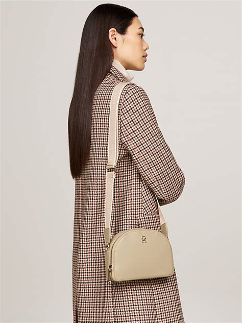 Th Monogram Crossbodytas In Halve Maan Design Beige Tommy Hilfiger