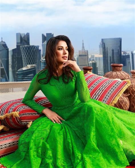 Mehwish Hayat Shares Instagram Reel From Luxury Hotel In Doha Stylepk