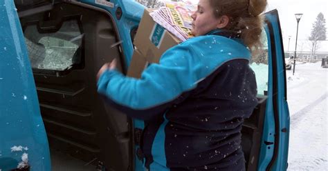 Brevbäraren Jennifer I Ludvika Om Postutdelning Varannan Dag ”jobbet Har Blivit Tyngre” Svt