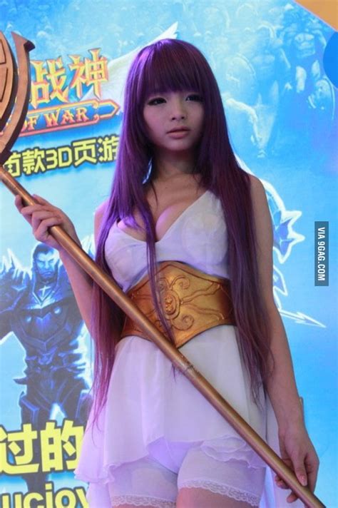 Sexy Chinese Cosplayer Banned From Game Show For Showing Too GAG