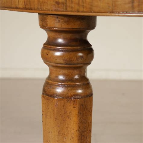 Tavolo Rotondo Allungabile Antiquariato Tavoli Dimanoinmano It