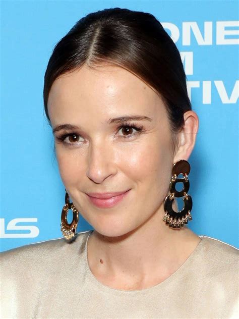 Claire Van Der Boom Biography Facts And Life Story Internewscast