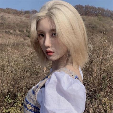 Ihugyeojin Iz One Eunbi Long White Hair Iz One Icons