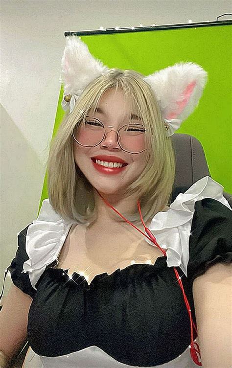 ดิสคมชัด และเเก้มแดง🐰☀🤍 การออกแบบตัวละคร น่ารัก ประวัติศาสตร์