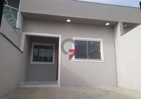 Casas quarto à venda na Rua Benedicta de Oliveira Rosa em Taubaté Chaves na Mão