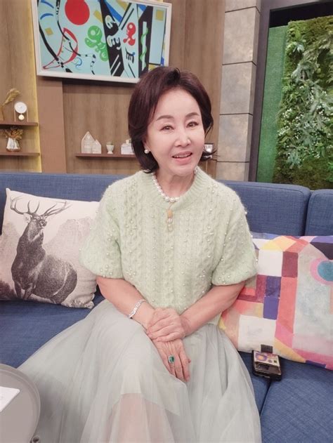 선우은숙♥유영재 깜짝 결혼 “혼인신고 마쳤다” 공식 손에 잡히는 뉴스 눈에 보이는 뉴스 뉴스엔