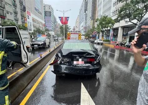 北市忠孝東路4車追撞！貨車駕駛疑恍神暴衝 撞方向盤滿臉血送醫 社會 Nownews今日新聞