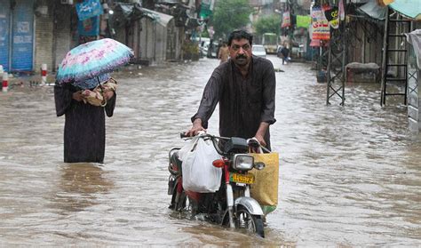 Heavy Monsoon Rains Lash Lahore Roads Flooded