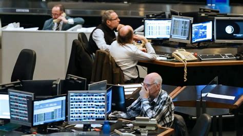El Riesgo País Se Desploma Y Se Afirma Cerca De Su Valor Más Bajo En