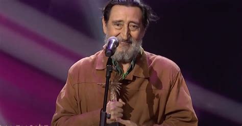 “estoy Muy Feliz Muchas Gracias” La Emoción De José Soza Tras Ser Premiado En Los Caleuche