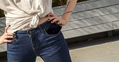 Here Is Why Women S Jeans Don T Have Pockets Like Men S There Is A