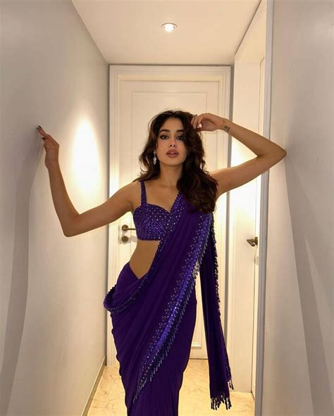Janhvi Kapoor Looks Wow In A Fuchsia Pink Saree See Pics