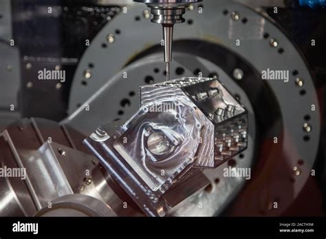 Modern Industry Cnc Milling Machine Cutting Sample Workpiece Stock