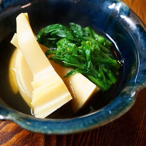 春はたけのこ祭りはじまるよ！と暖冬の今年は例年より10日以上？早くスタート！と、まずは新メニュー「たけのこと菜の花の煮びたし」！たけのこ穂先は