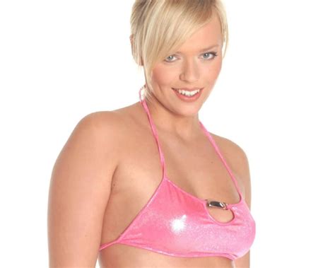 Ellen Saint Wallpaper Hollywood Maza