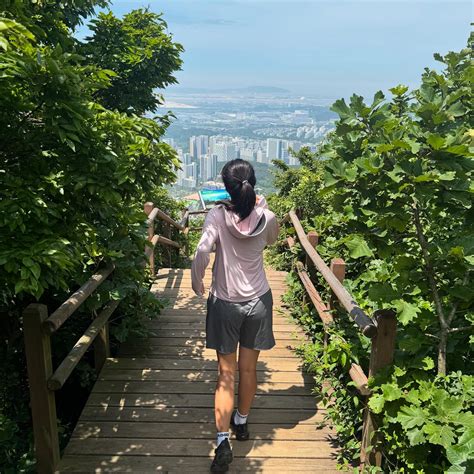 류지혜 류지혜 Added A New Photo