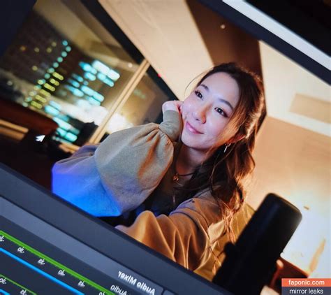 Fuslie Aka Leslie Nude Leaks Photo 94 Faponic