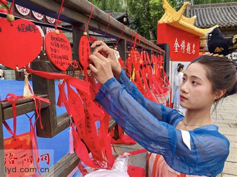 “汉服天团”花式助考 洛阳再次火爆“出圈”新闻中心洛阳网