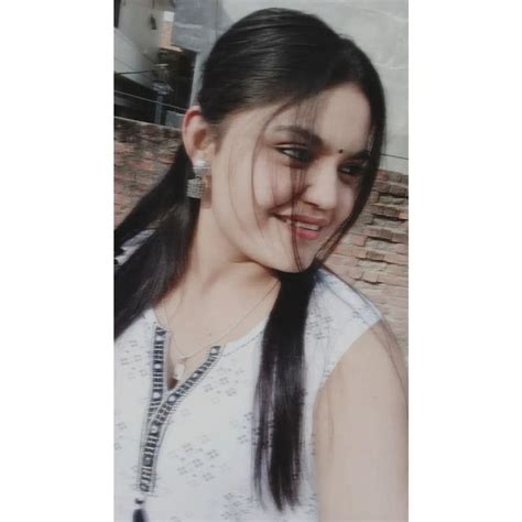 🌼शिवानी सिंह🌼 Shiivangi2000 • Threads Say More