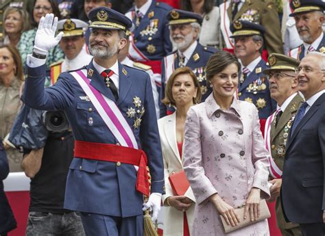 Los Reyes Presiden El Desfile De Las Fuerzas Armadas