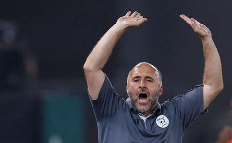 جمال بلماضي يخبر اللاعبين بتقديم استقالته من تدريب منتخب الجزائر
