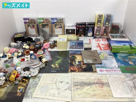 【傷や汚れあり】【同梱不可現状】ジブリ作品 風の谷のナウシカ 風立ちぬ ゲド戦記 缶バッジ クリアファイル クッション フィギュア Dvd