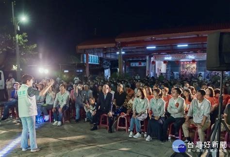 林志潔問政說明會獻唱《四季紅》 盼選情一路長紅