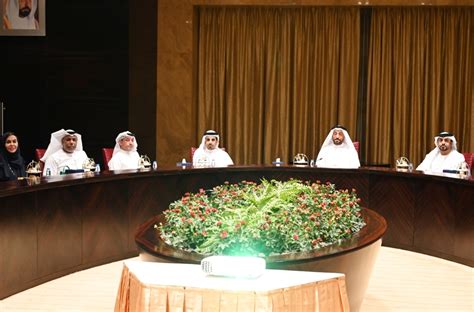 غرفة الشارقة تستعرض جهودها لدعم استدامة النمو الاقتصادي