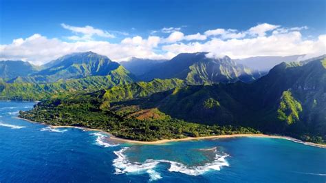 How Hawaiis Volcanic Landscape Keeps Reshaping The Islands Over Time