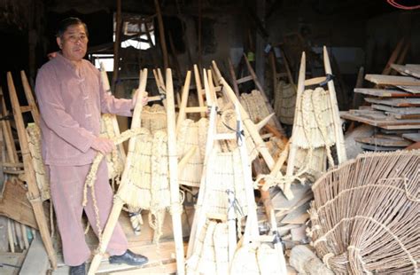 세종시 지게 제작술 장인에게 향토문화유산으로 지정