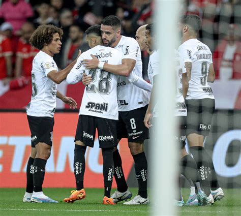 Confira a sequência de 11 jogos de invencibilidade do Corinthians na