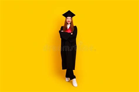 Foto De Adorable Encantadora Chica Graduada Vestida Como Escuela De