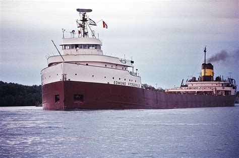 Ss Edmund Fitzgerald The Fitzgerald Simply Disappeared Into Lake