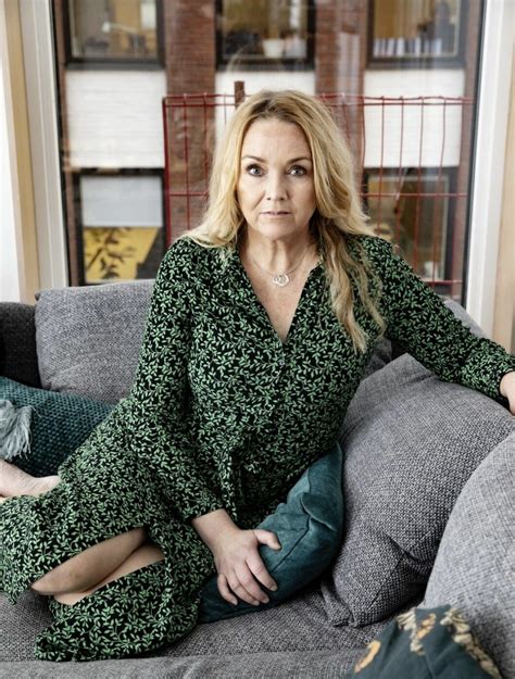 Täta Bröst Ellinor Persson Hade Bröstcancer I 6 år Måbra