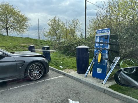 Someone In A Rush To Get Some Air Ridiotsincars