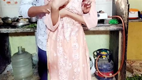 देसी भाभी ने कहा मुझे चोदो नही तो मेरा पति आयेगा Xnxx Com