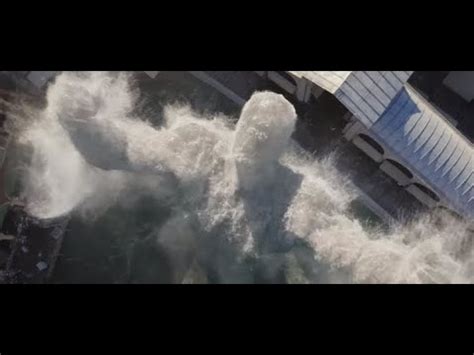 Water Elemental Fighting Scene Spiderman Far From Home Youtube