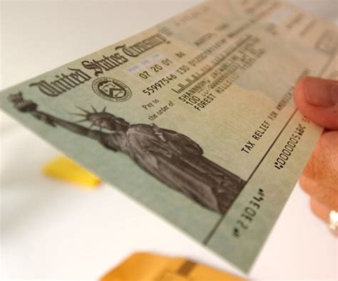 How Much Americans Expect In Their 2023 Tax Refund
