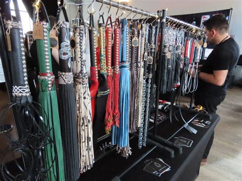 En Images Découvrez à Quoi Ressemble Le Premier Salon Dédié Au Bdsm à