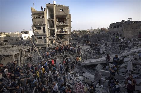 Idf Launches Widespread Strikes In Gaza As Ground Troops Divide Strip